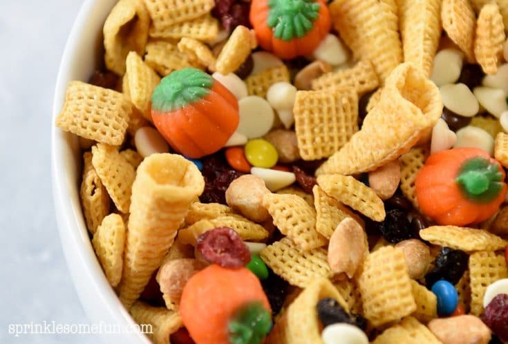Fall Snack Mix for Thanksgiving ⋆ Sprinkle Some Fun