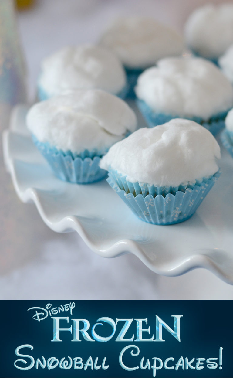 Disney FROZEN Snowball Cupcakes! ⋆ Sprinkle Some Fun