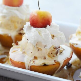Grilled Peach Sundaes with Praline Sauce ⋆ Sprinkle Some Fun