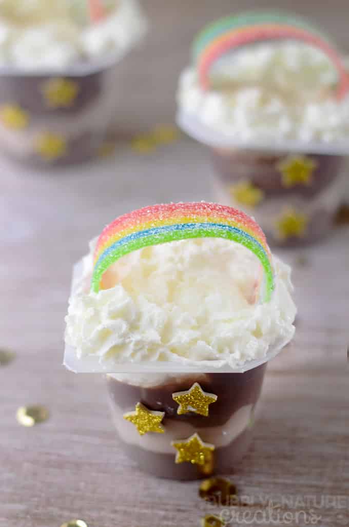 Rainbow Pudding Cups! {Easy St. Patrick's Day Snack} ⋆ Sprinkle Some Fun