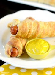 Easy Pretzel Dogs ⋆ Sprinkle Some Fun