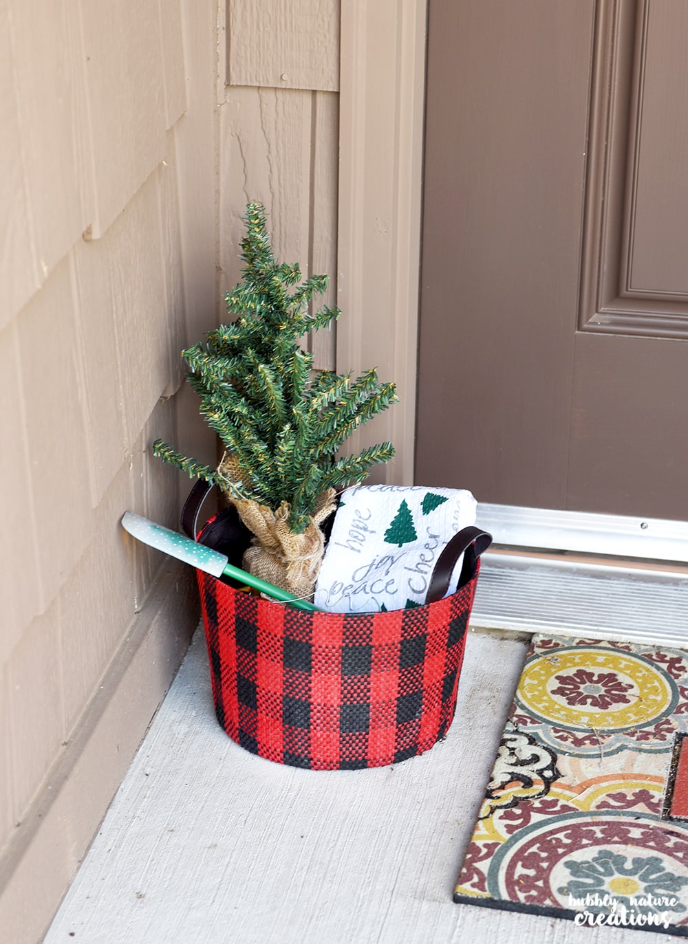 Christmas Tree Gift Basket ⋆ Sprinkle Some Fun