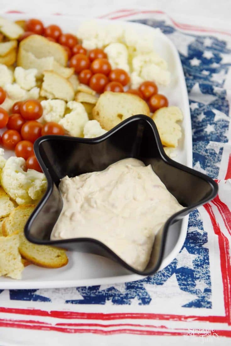 Patriotic Veggie Platter ⋆ Sprinkle Some Fun