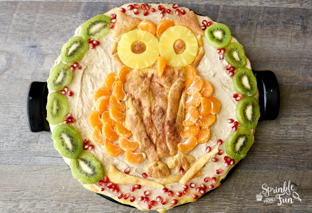 Owl Fruit Pizza ⋆ Sprinkle Some Fun