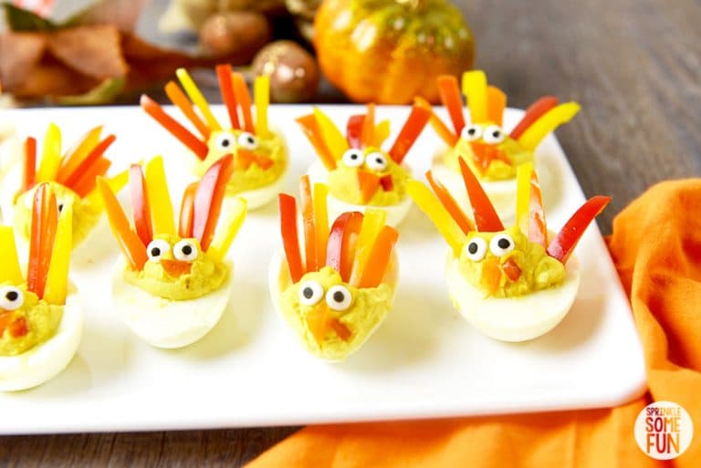 Deviled Egg Turkeys ⋆ Easy Turkey Shaped Deviled Eggs ⋆ Sprinkle Some Fun