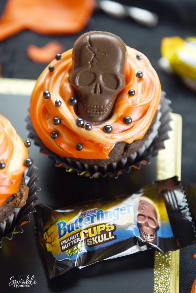 Butterfinger Skull Cupcakes ⋆ Sprinkle Some Fun