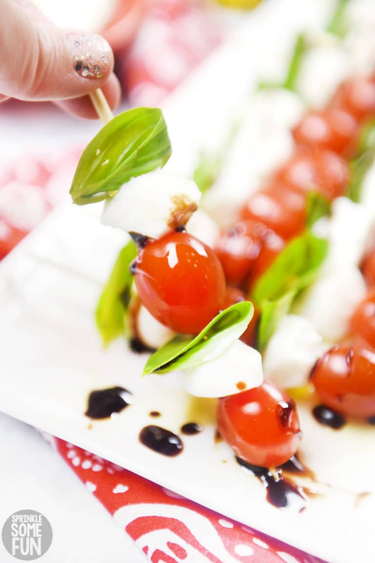 Caprese Salad Skewers ⋆ Easy Caprese Appetizer ⋆ Sprinkle Some Fun